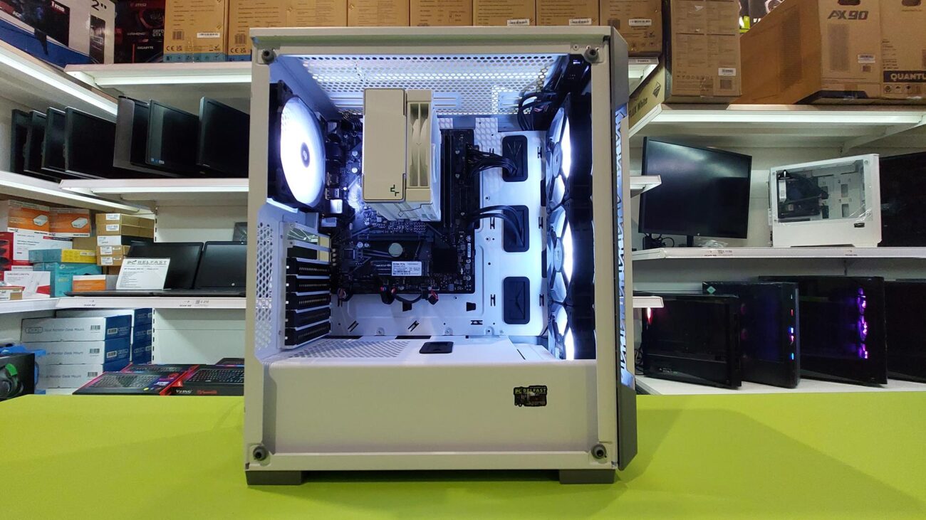 Custom Gaming Desktop / Intel i5 11th Gen 4.40GHz / 16GB RAM / 1TB M.2 ...